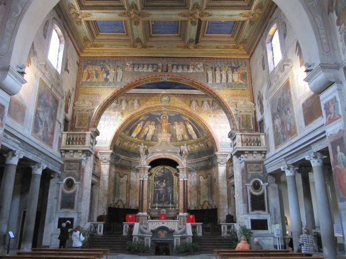 THE INTERIOR OF THE ROMAN CHURCHES - ROMAINTERACTIVE