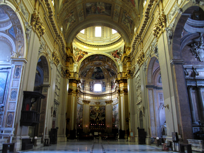 THE INTERIOR OF THE ROMAN CHURCHES - ROMAINTERACTIVE